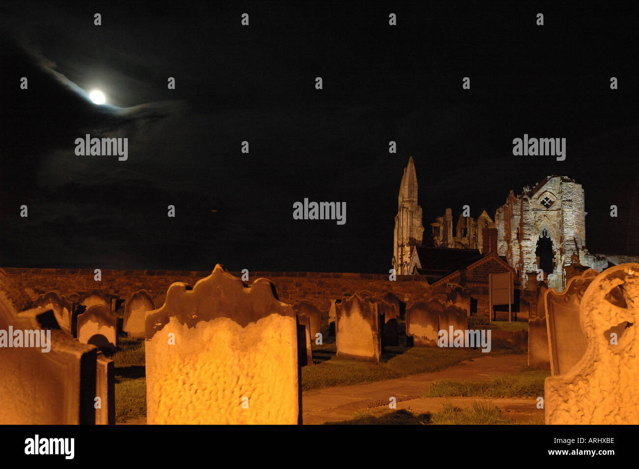 Abbey horror whitby hi-res stock photography and images - Alamy