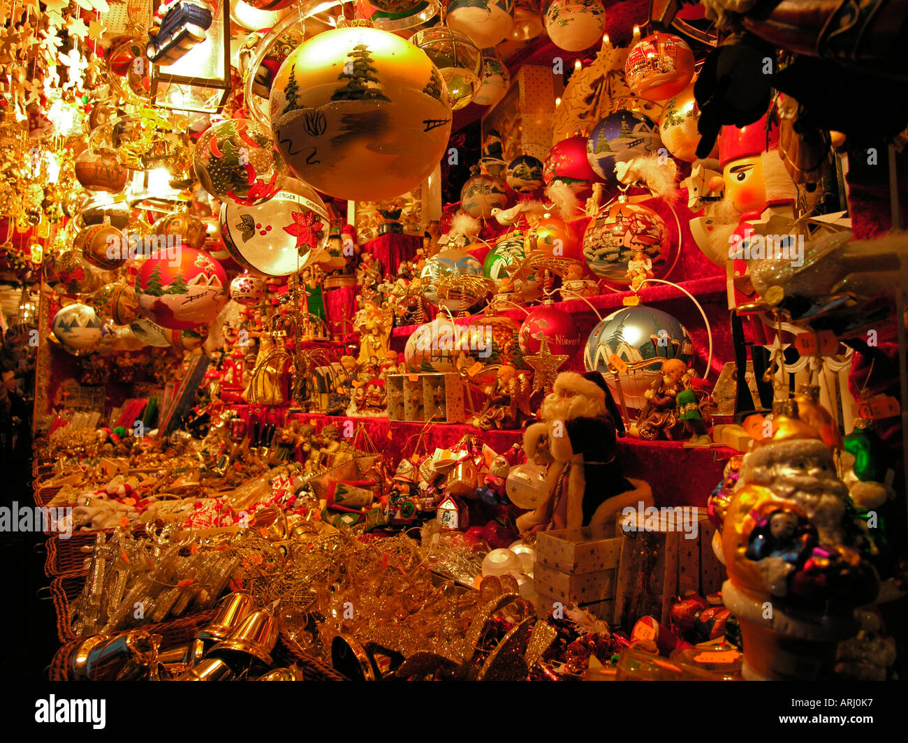 Nuremberg christmas balls hi-res stock photography and images - Alamy