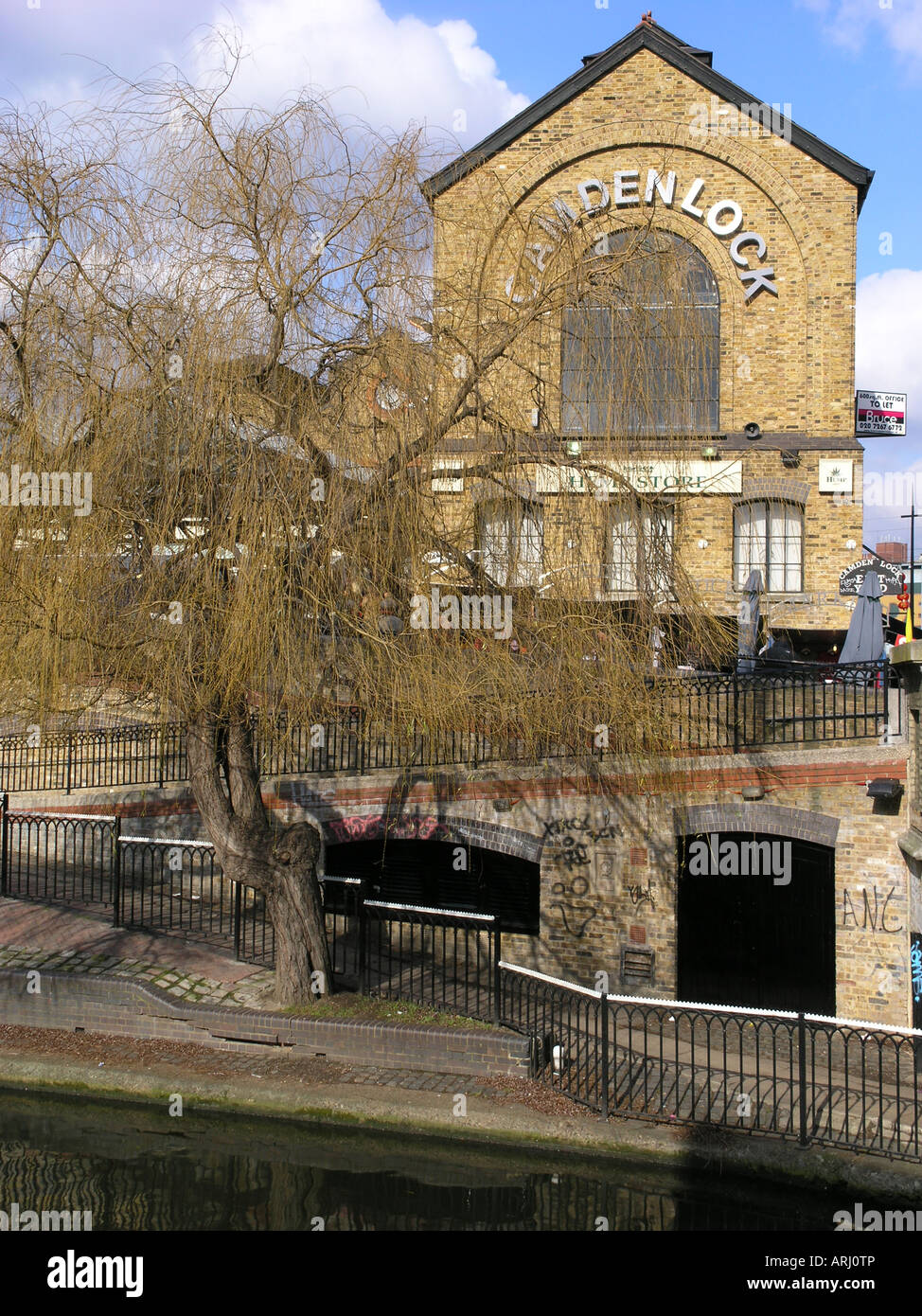 camden lock grand union canal regents waterway london england uk gb ...
