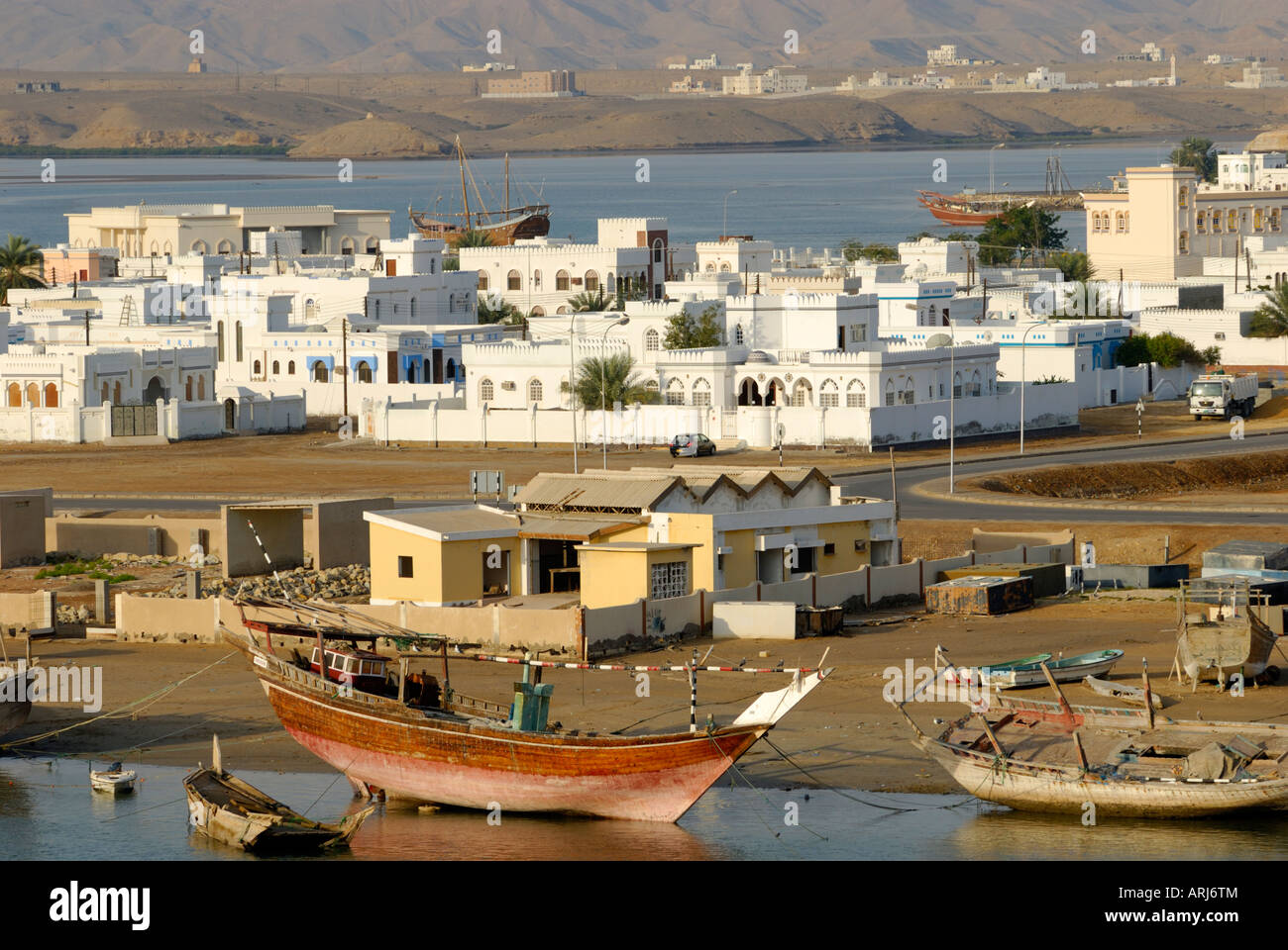 Sur oman dhow hi-res stock photography and images - Alamy