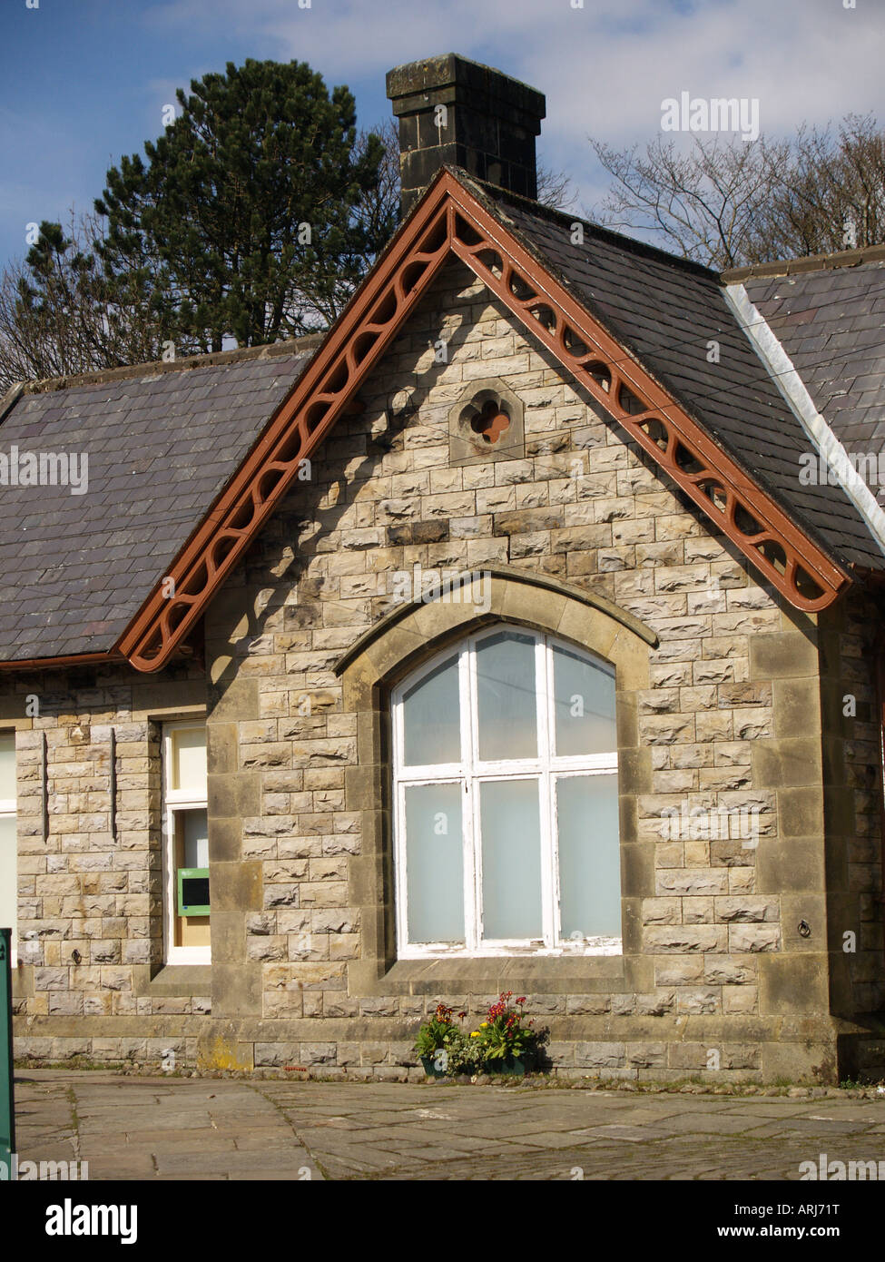 victorian railway station hawes village window Stock Photo - Alamy