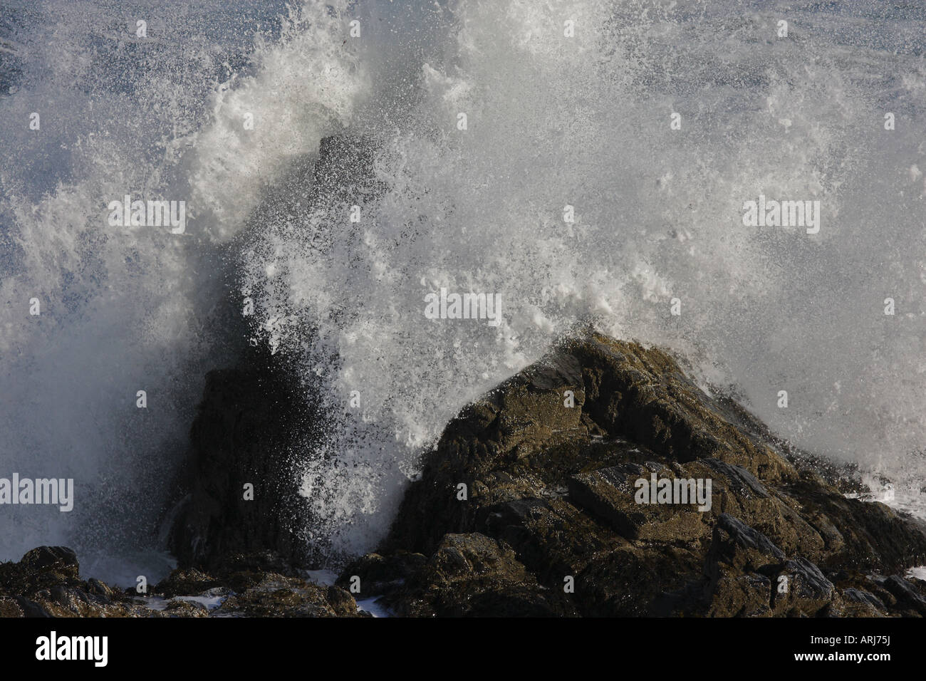 How waves hi-res stock photography and images - Alamy