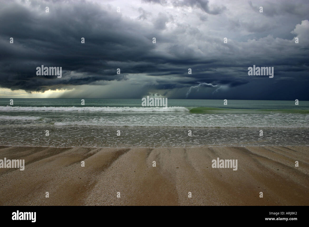 Cable beach storm in the wet hi-res stock photography and images - Alamy