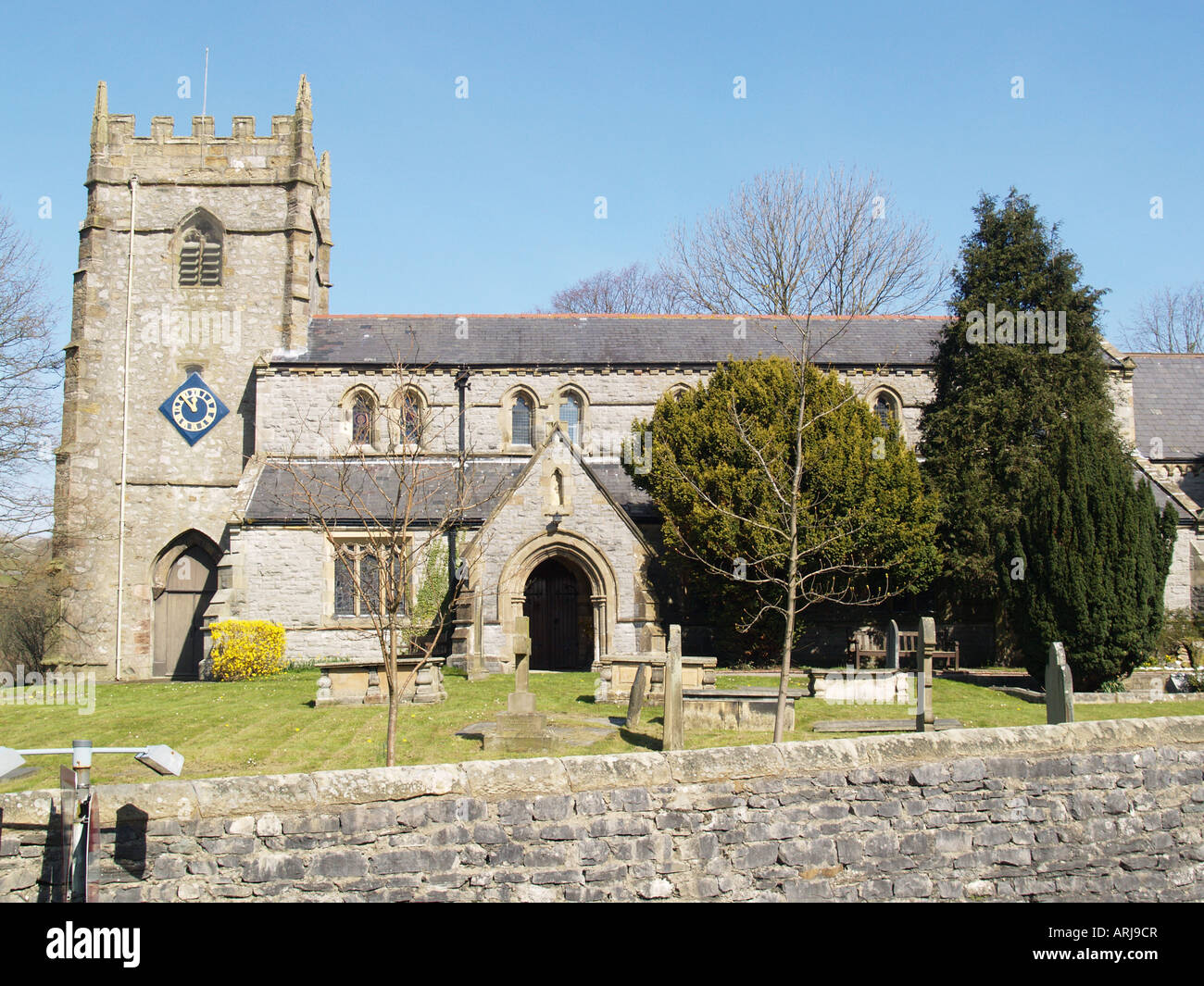 Ingleton village hi-res stock photography and images - Alamy