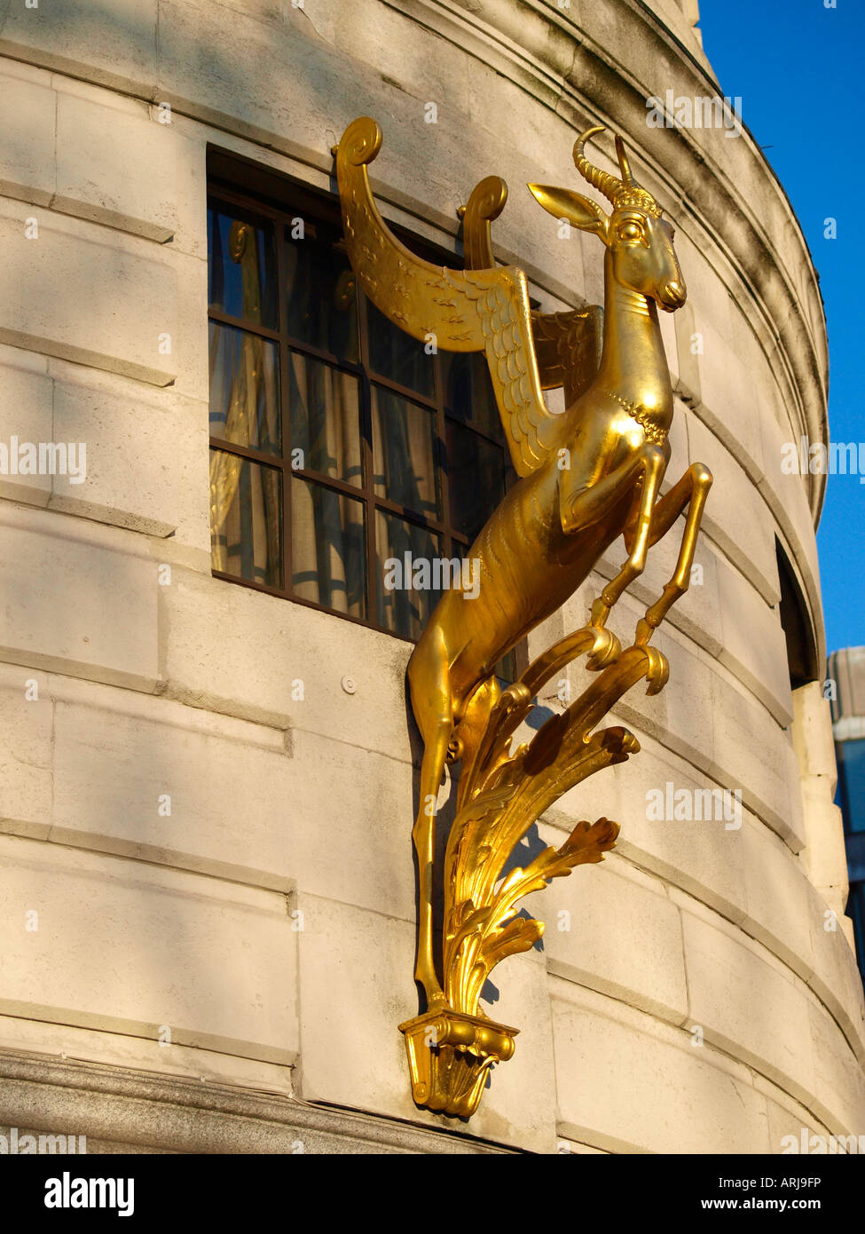 Gold statue south africa hi-res stock photography and images - Alamy