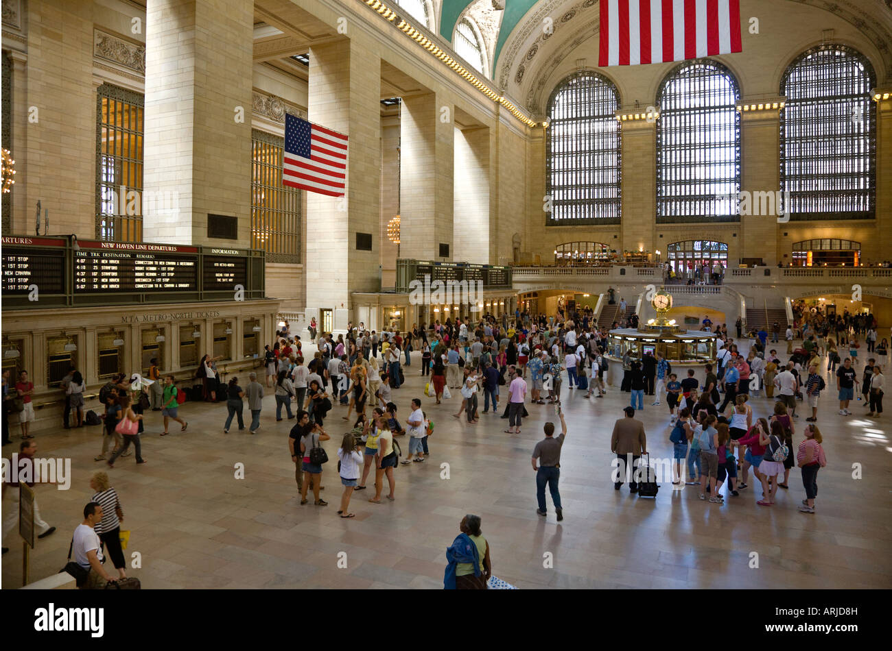 City concourse hi-res stock photography and images - Alamy