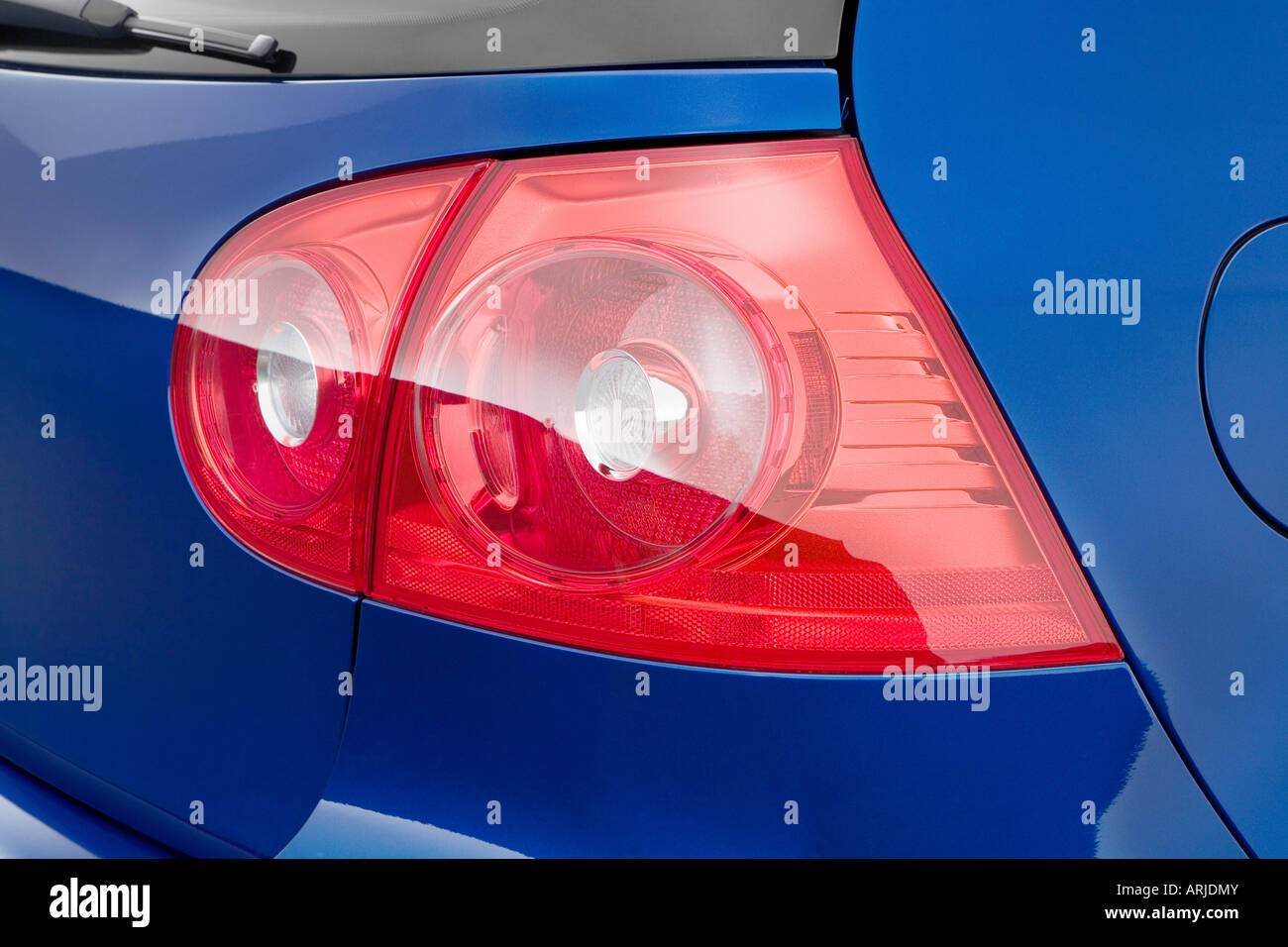 2008 Volkswagen R32 in Blue - Tail light Stock Photo - Alamy