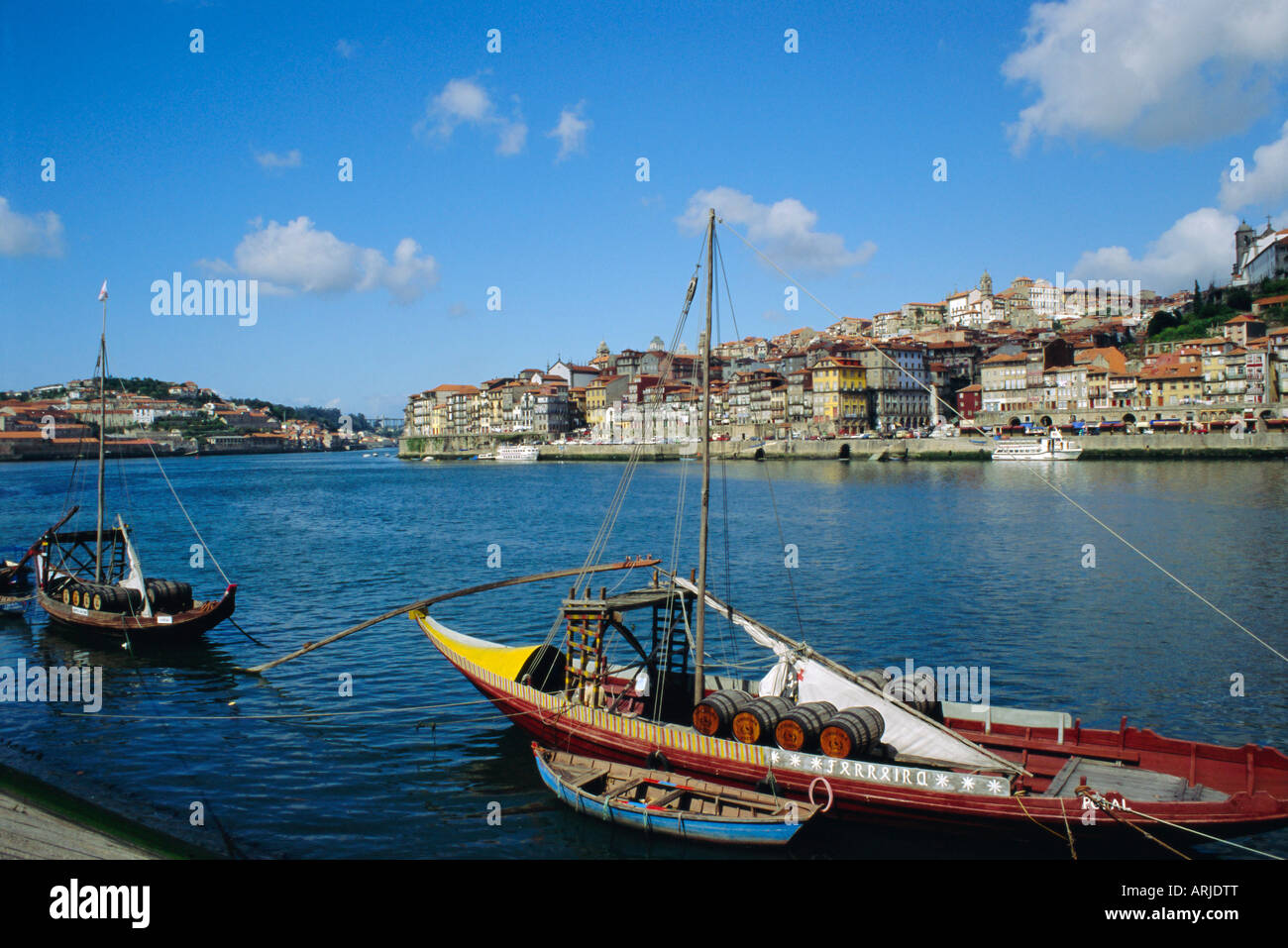 Oporto douro barge hi-res stock photography and images - Alamy