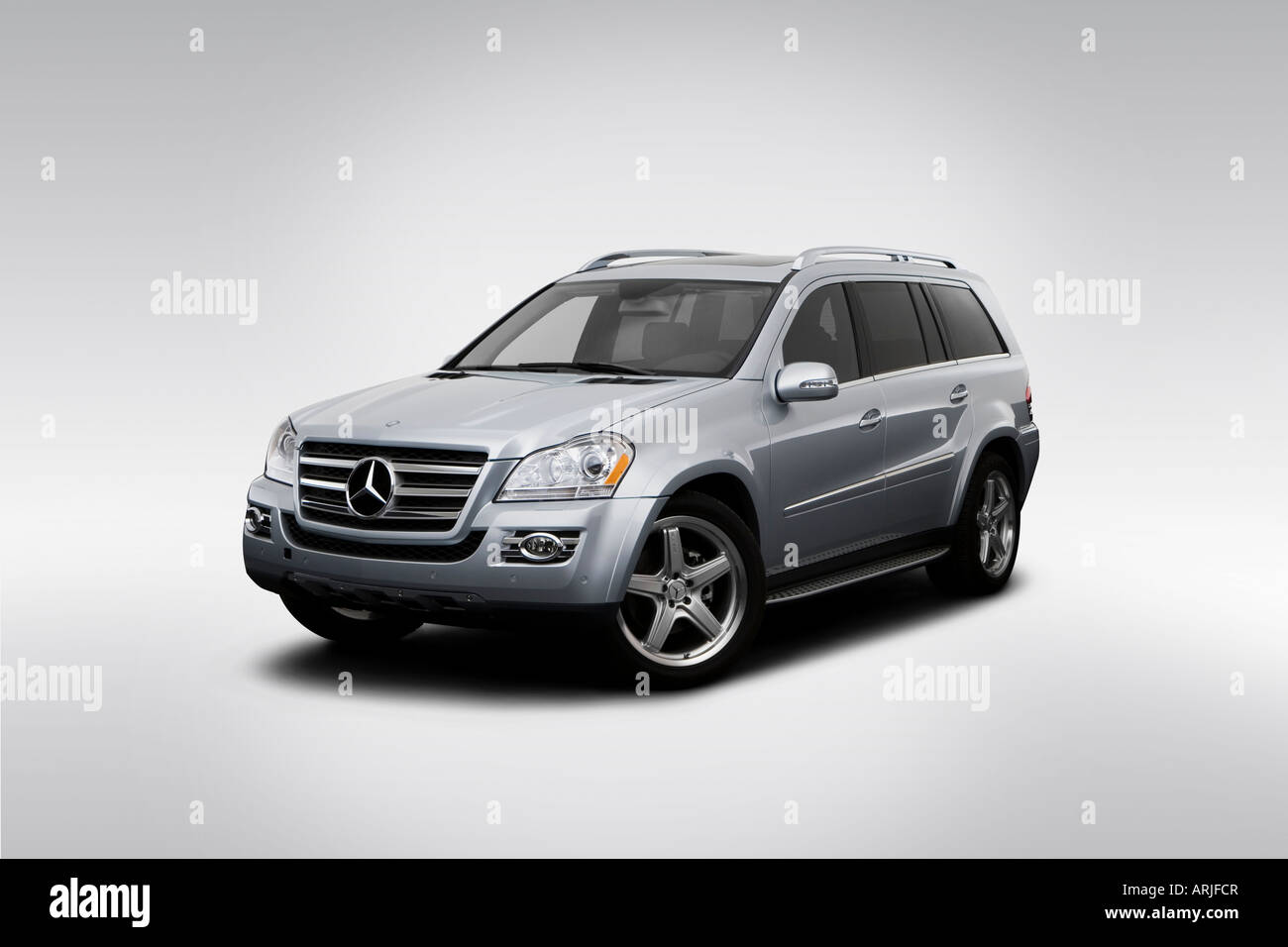 Mercedes gl class hi-res stock photography and images - Alamy