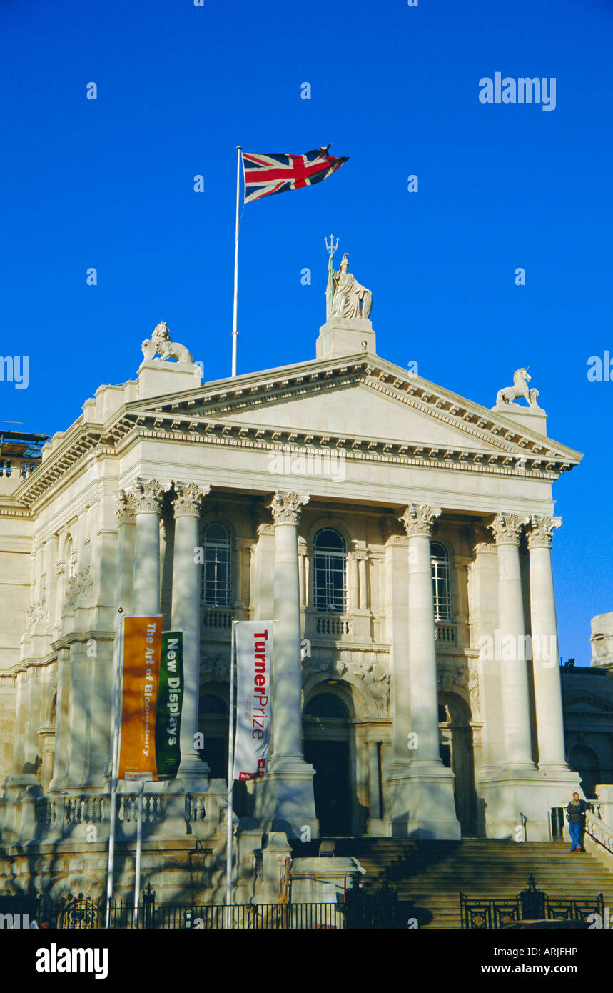 At the tate britain gallery hi-res stock photography and images - Alamy