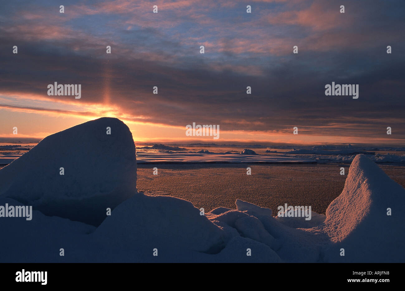 Arctic deserts hi-res stock photography and images - Alamy