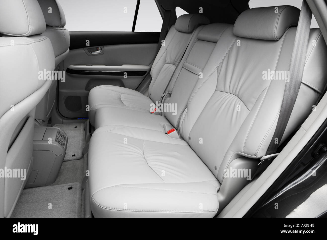 2008 Lexus RX RX400h in Gray - Rear seats Stock Photo - Alamy