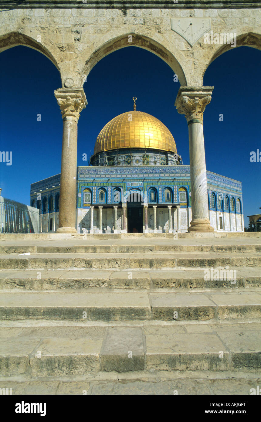 Temple steps jerusalem hi-res stock photography and images - Alamy