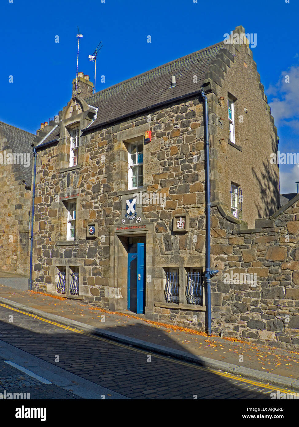 Boys Club House on road to Stirling Castle Stock Photo - Alamy