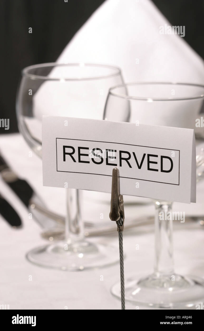 Reserved table notice hi-res stock photography and images - Alamy