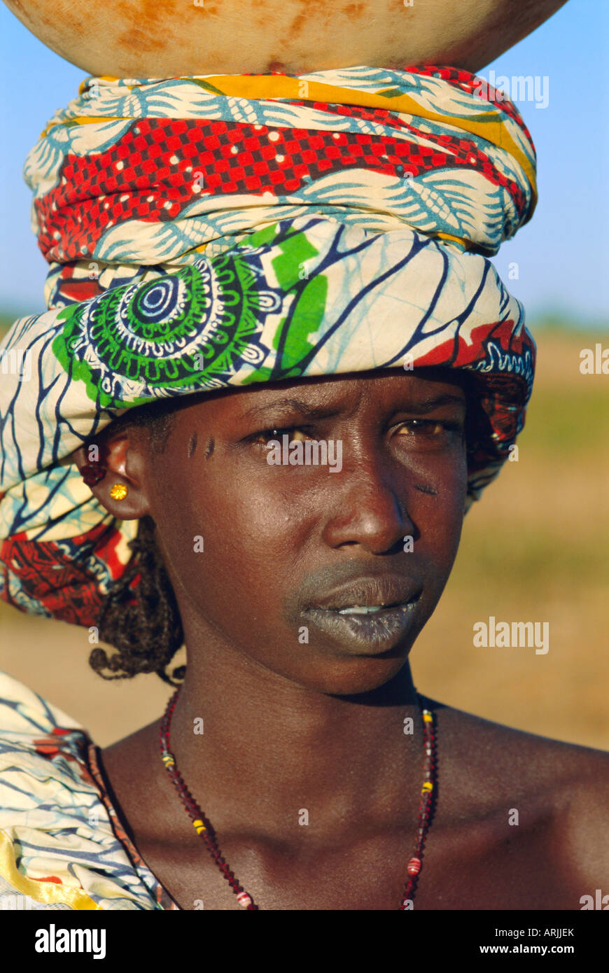Young woman from the Peul tribe, Djenne, Mali, Africa Stock Photo - Alamy