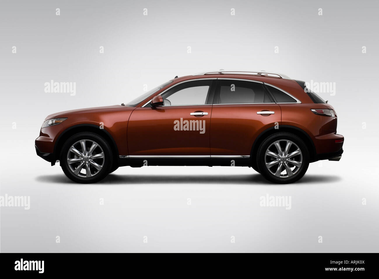 2008 Infinity FX FX45 in Orange - Drivers Side Profile Stock Photo - Alamy