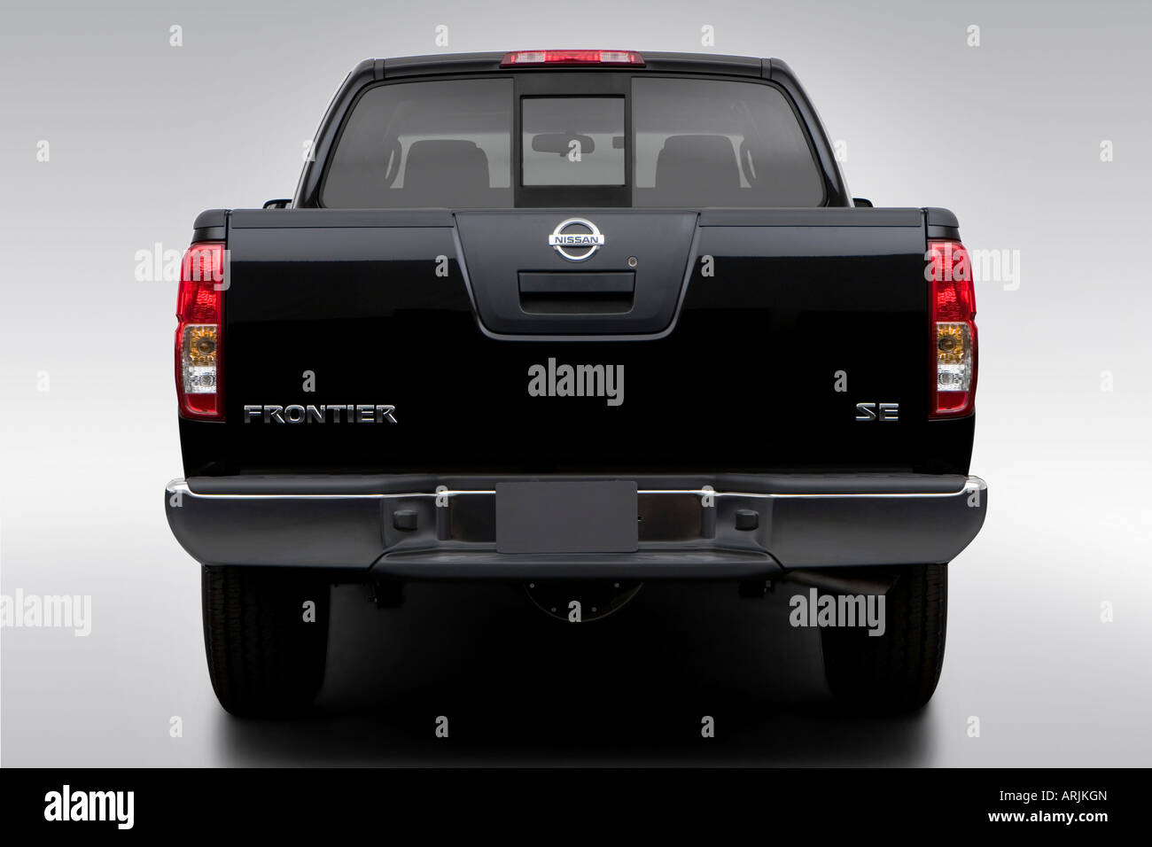 2008 Nissan Frontier SE in Black - Low/Wide Rear Stock Photo - Alamy