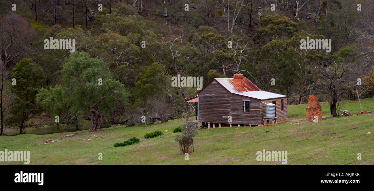 Australian bush home hi-res stock photography and images - Alamy