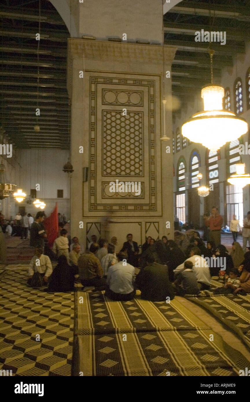 Pilgrims pray inside Umayyad Mosque, al-Hamidiyya souk, souq, district ...