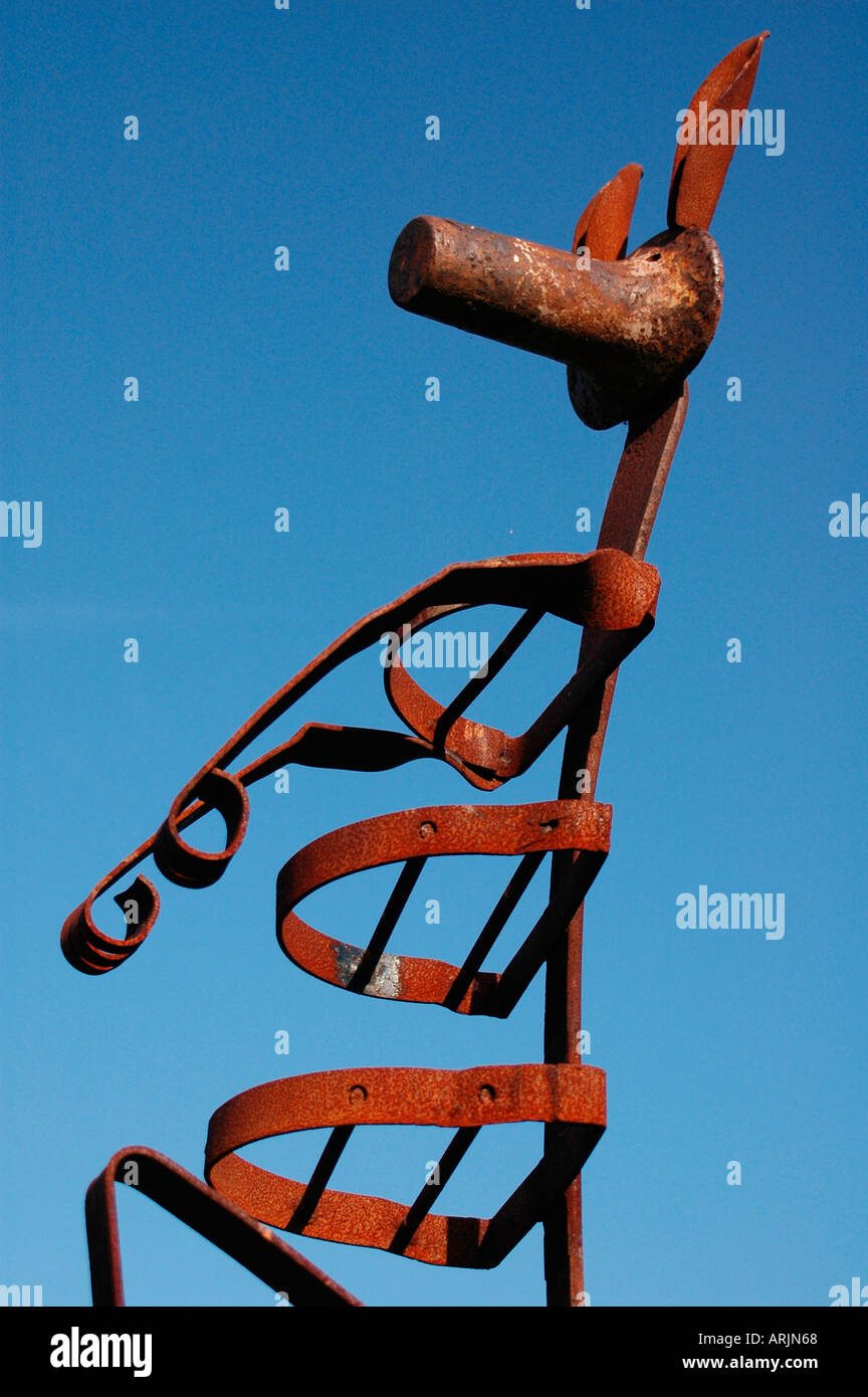 Sculpture of a kangaroo made from scrap metal Stock Photo - Alamy