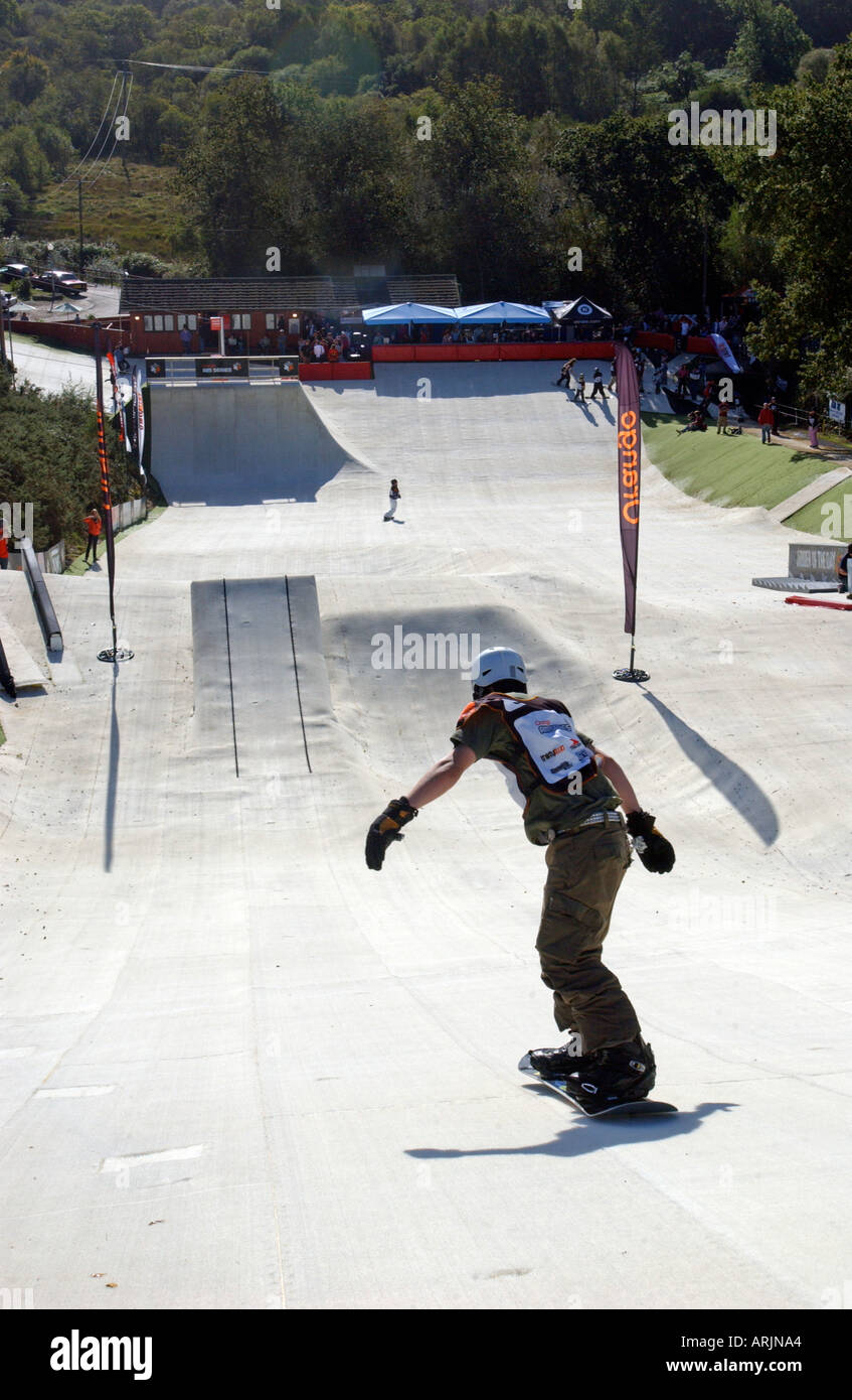 Snowboarding dry ski slope hi-res stock photography and images - Alamy Snowboarding dry ski slope hi-res stock photography and images - Alamy
