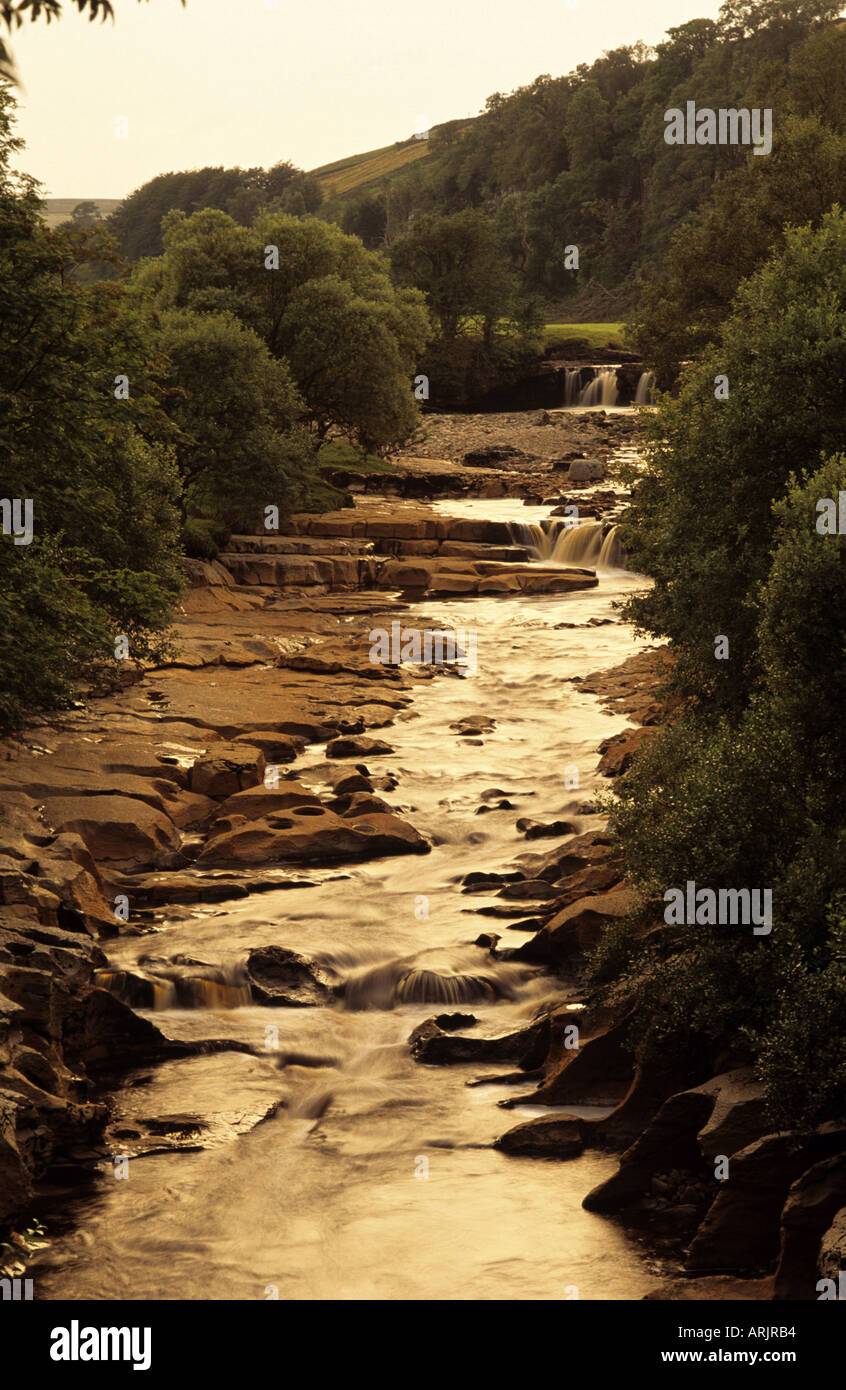 Limestone stream Yorkshire England UK Stock Photo - Alamy
