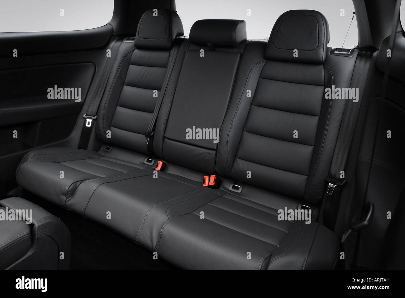 2008 Volkswagen R32 in Blue - Rear seats Stock Photo - Alamy