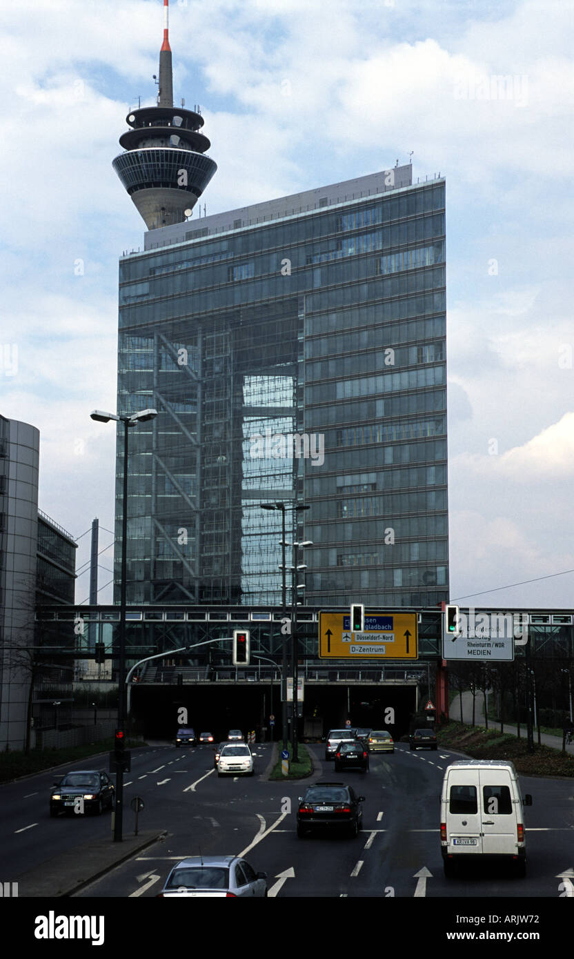 Modern city gate hi-res stock photography and images - Alamy