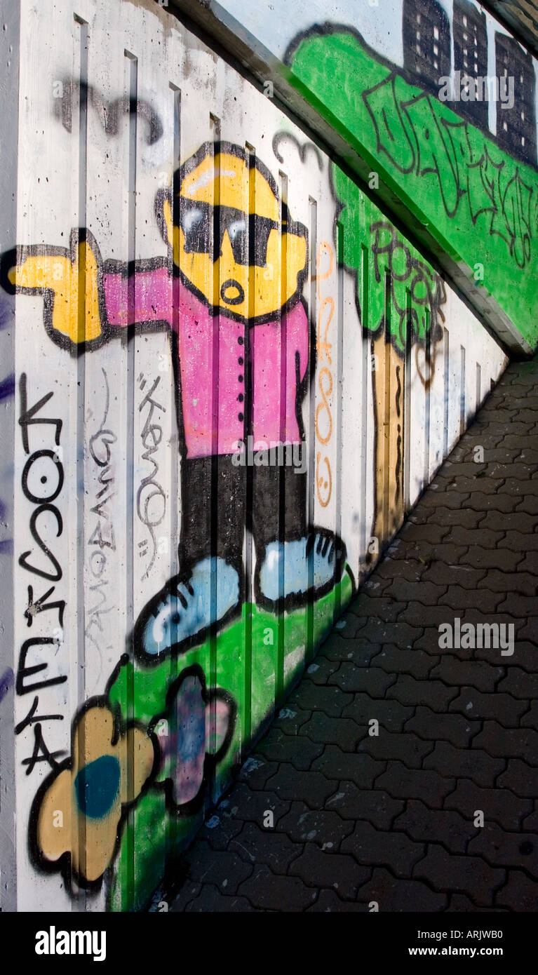 Graffiti tag tags deface hi-res stock photography and images - Alamy