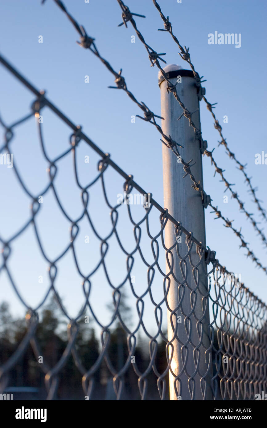 Linked Wire Fence High Resolution Stock Photography and Images - Alamy