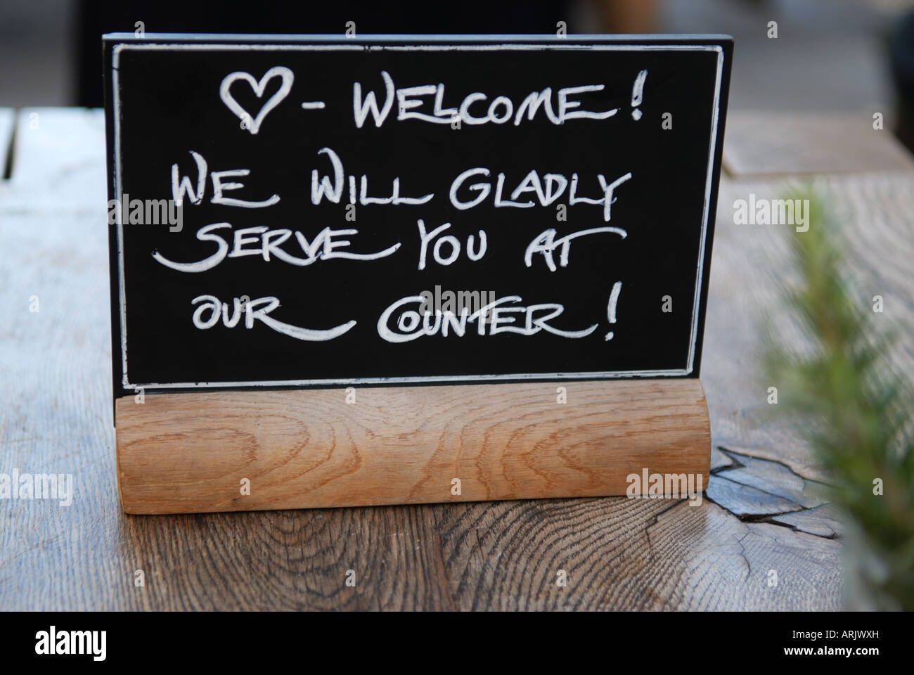 Welcome table hi-res stock photography and images - Alamy
