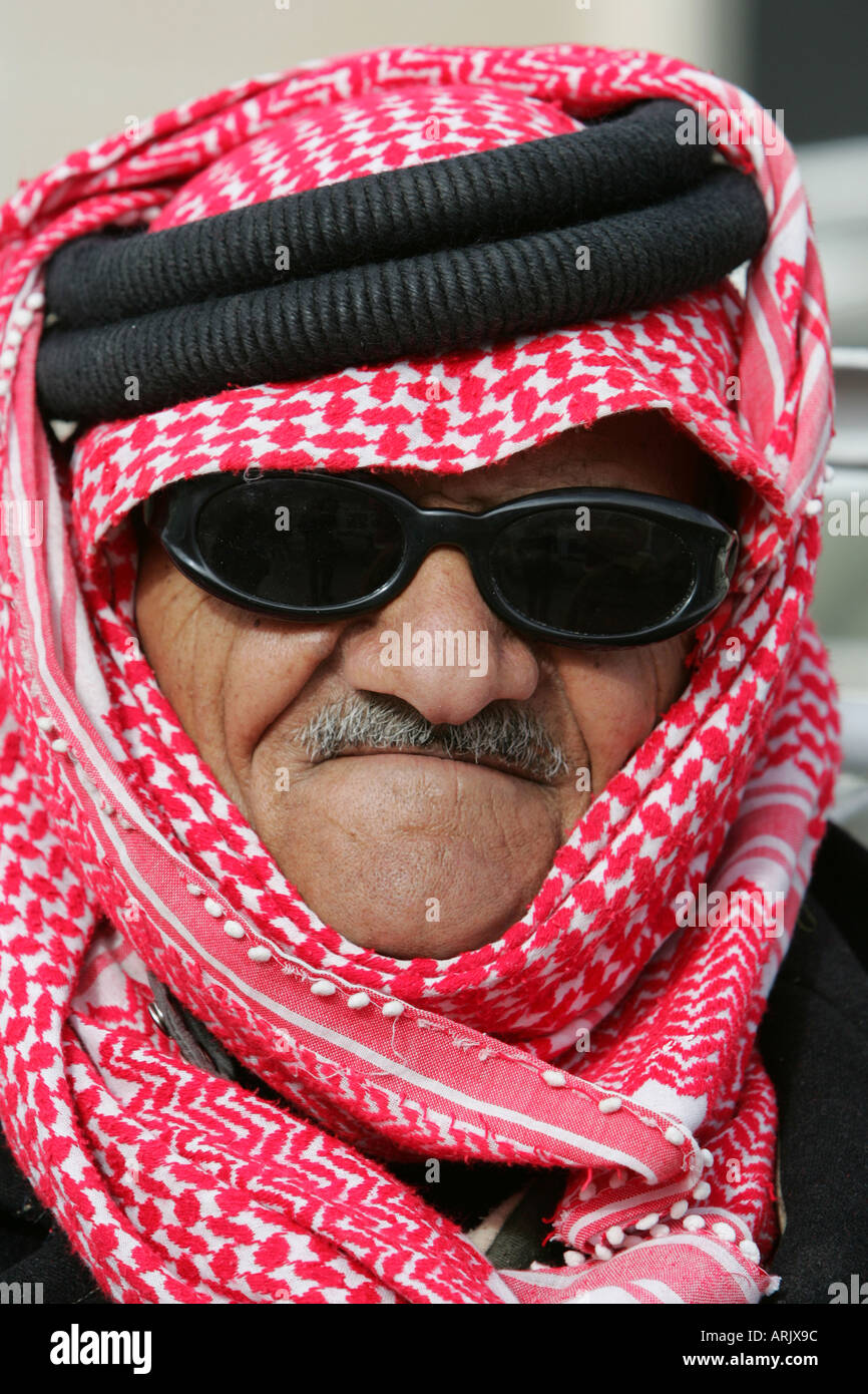 Tradition jordanian dress hi-res stock photography and images - Alamy