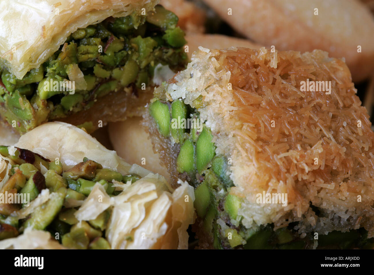 Arabic sweets hi-res stock photography and images - Alamy