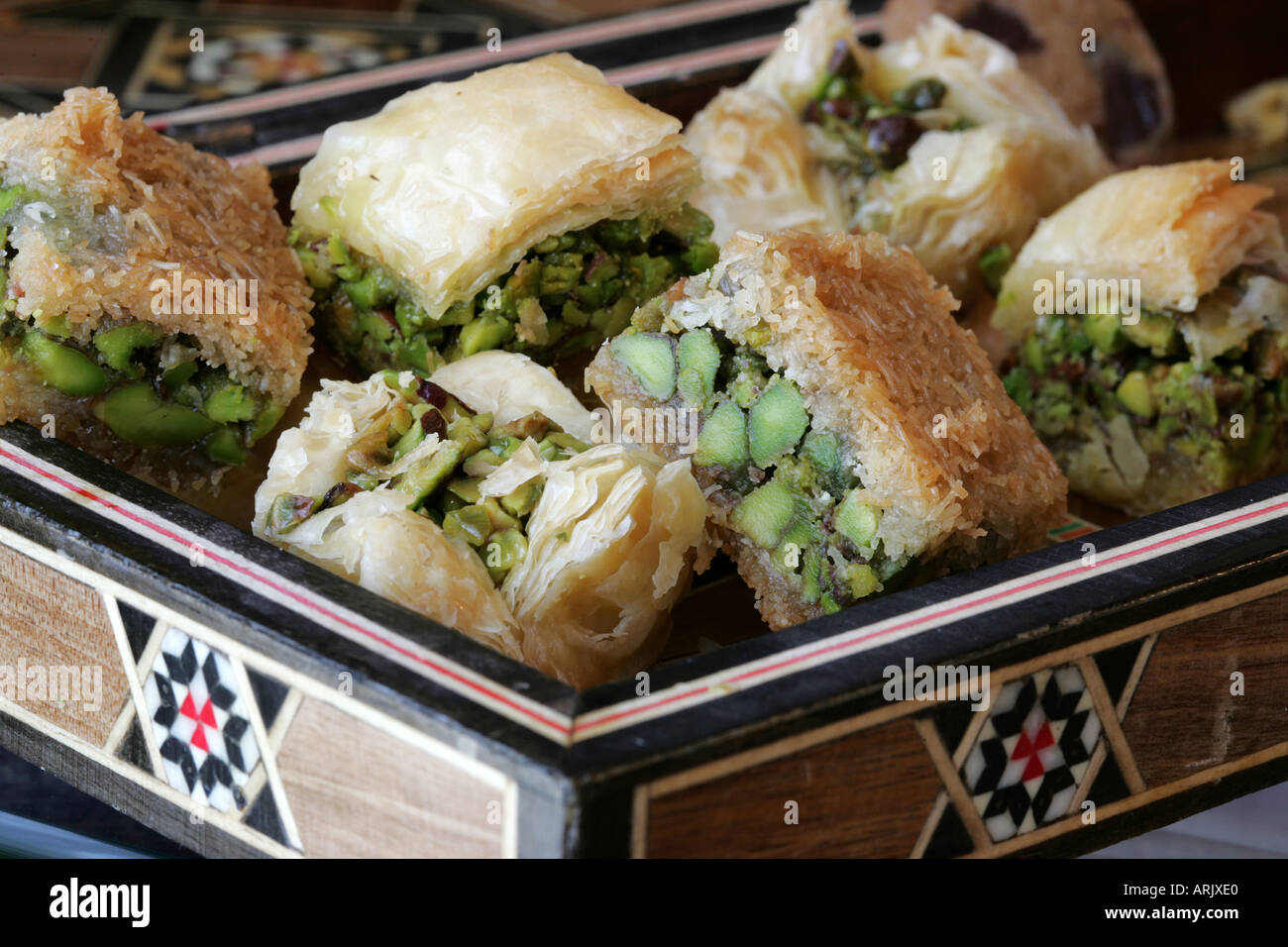 Arabic sweets hi-res stock photography and images - Alamy