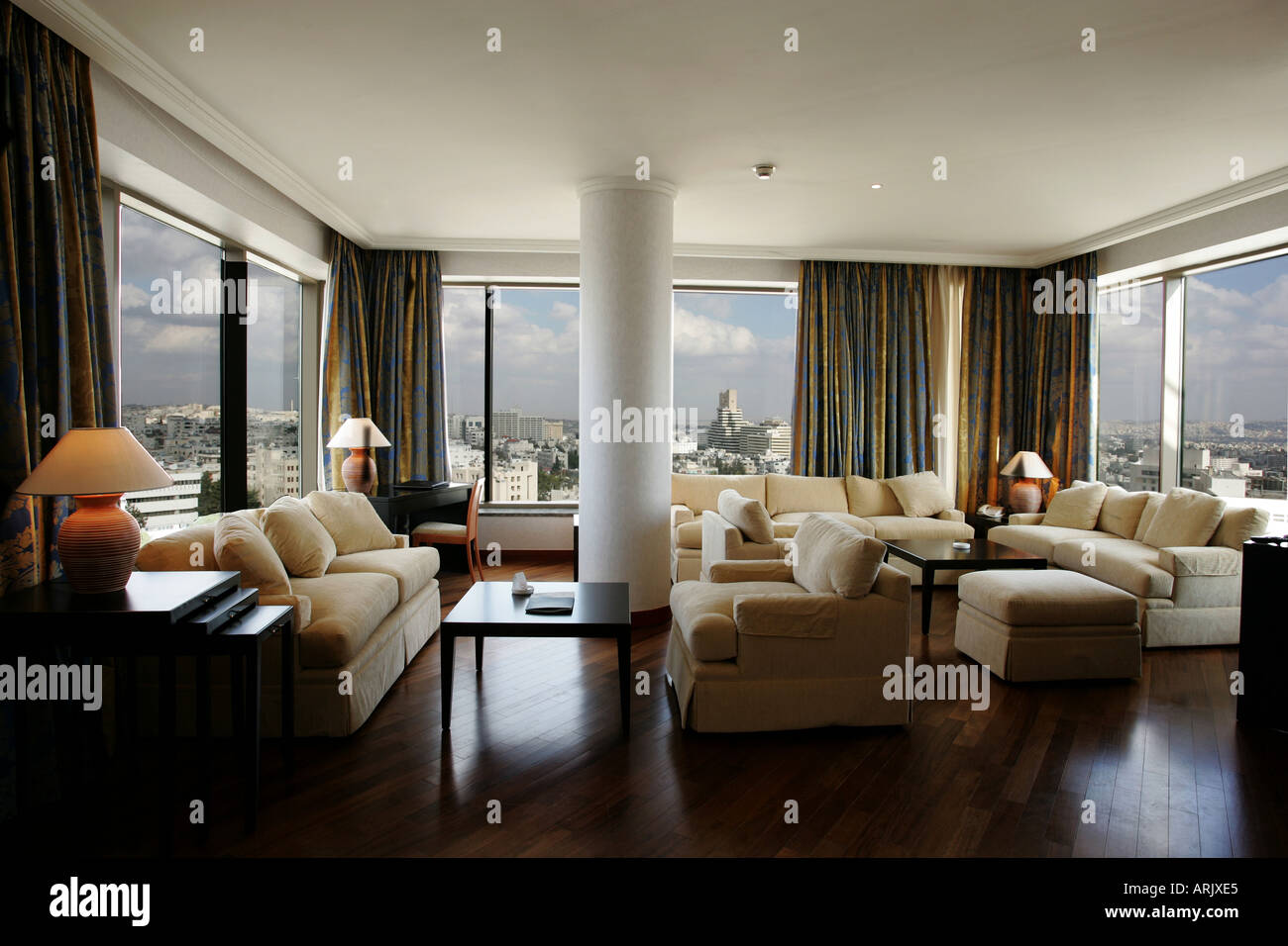 JOR, Jordan, Amman: Kempinski Hotel Amman. Suite Stock Photo - Alamy