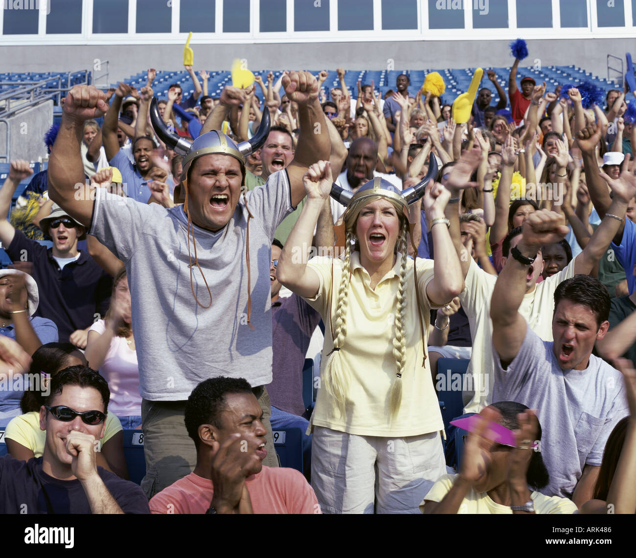 Vikings cheering hi-res stock photography and images - Alamy