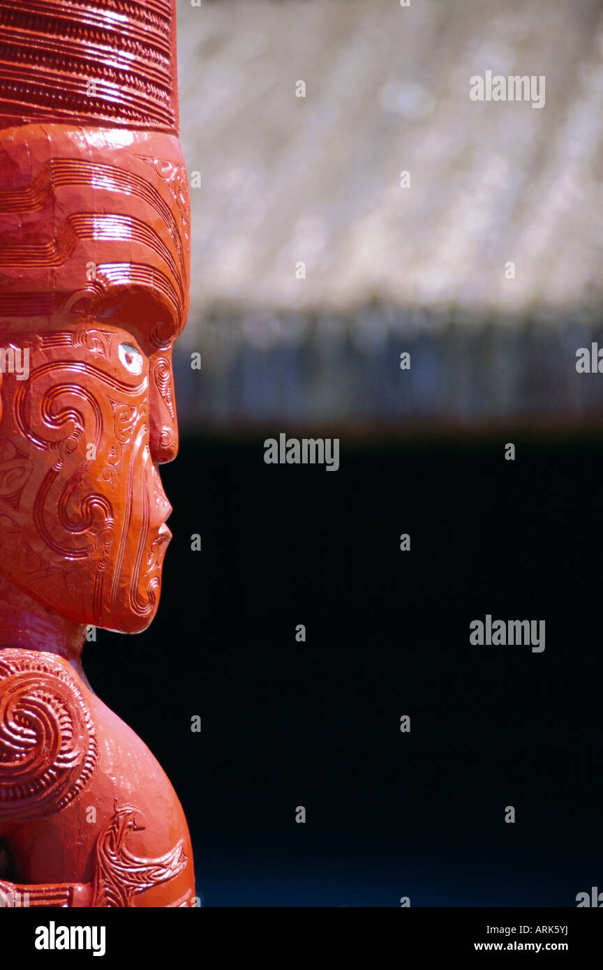 View of maori statue hi-res stock photography and images - Alamy