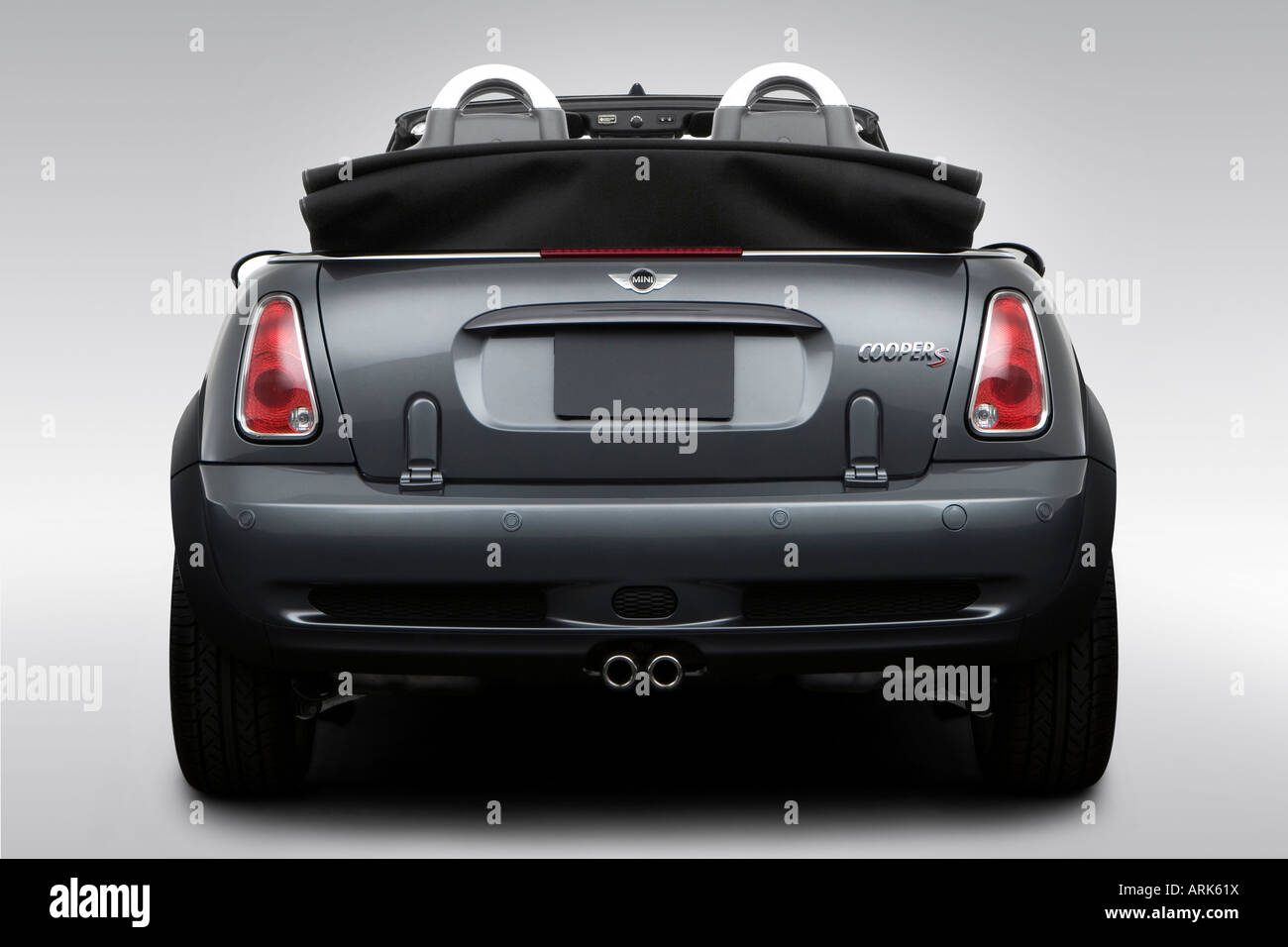 2008 Mini Cooper S in Silver - Low/Wide Rear Stock Photo - Alamy