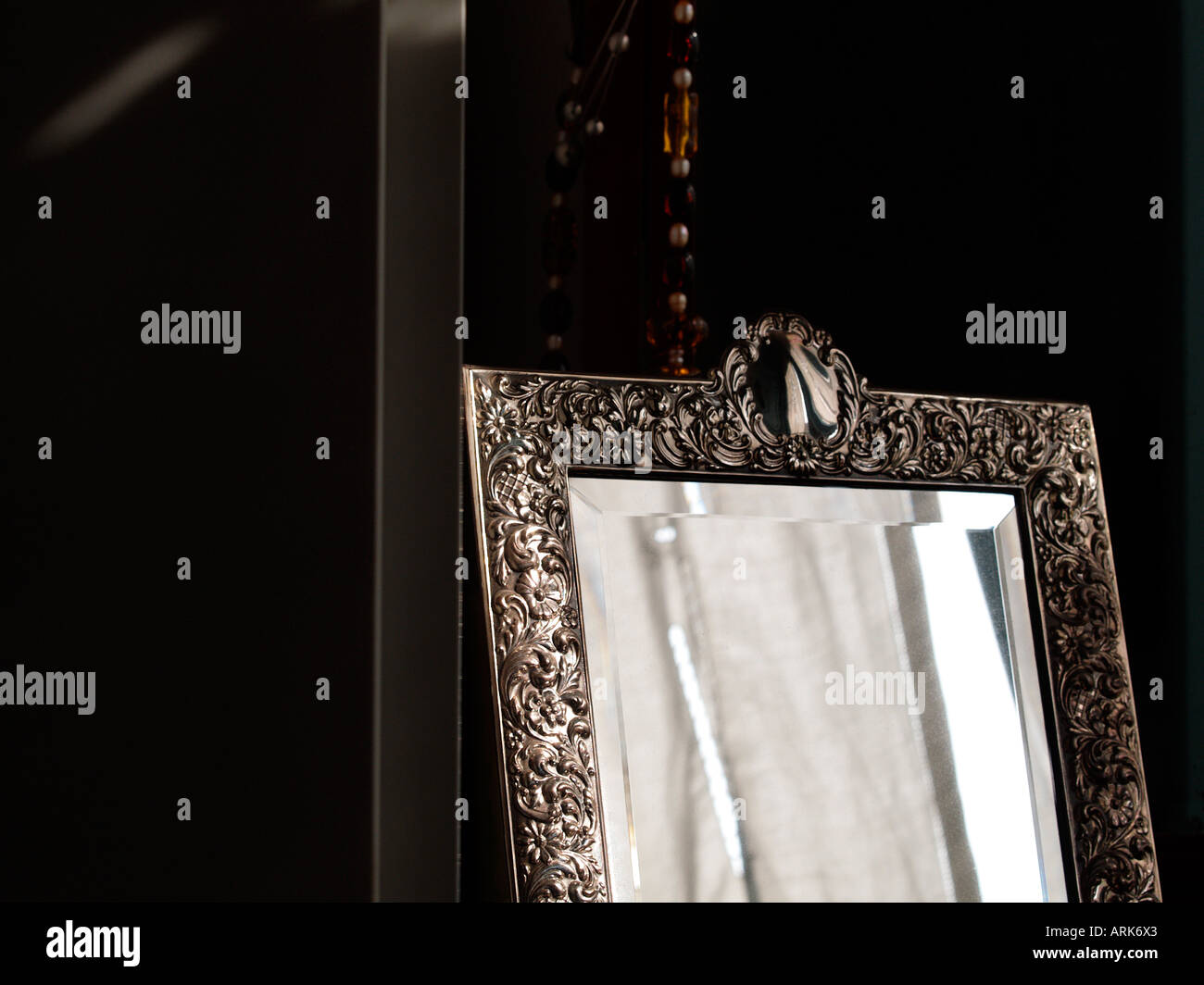 Silver mirror frame hi-res stock photography and images - Alamy