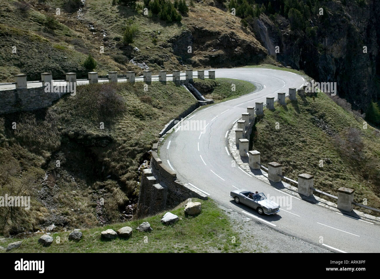 Driving up hi-res stock photography and images - Alamy