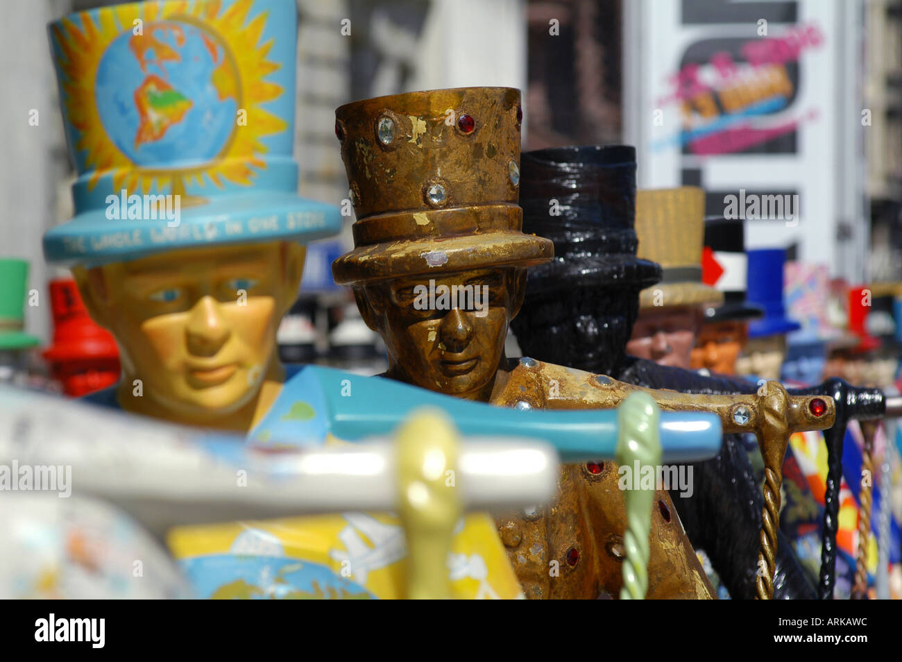 Attraction for tourists: the colorful symbols of Hamburg - the "Hans ...