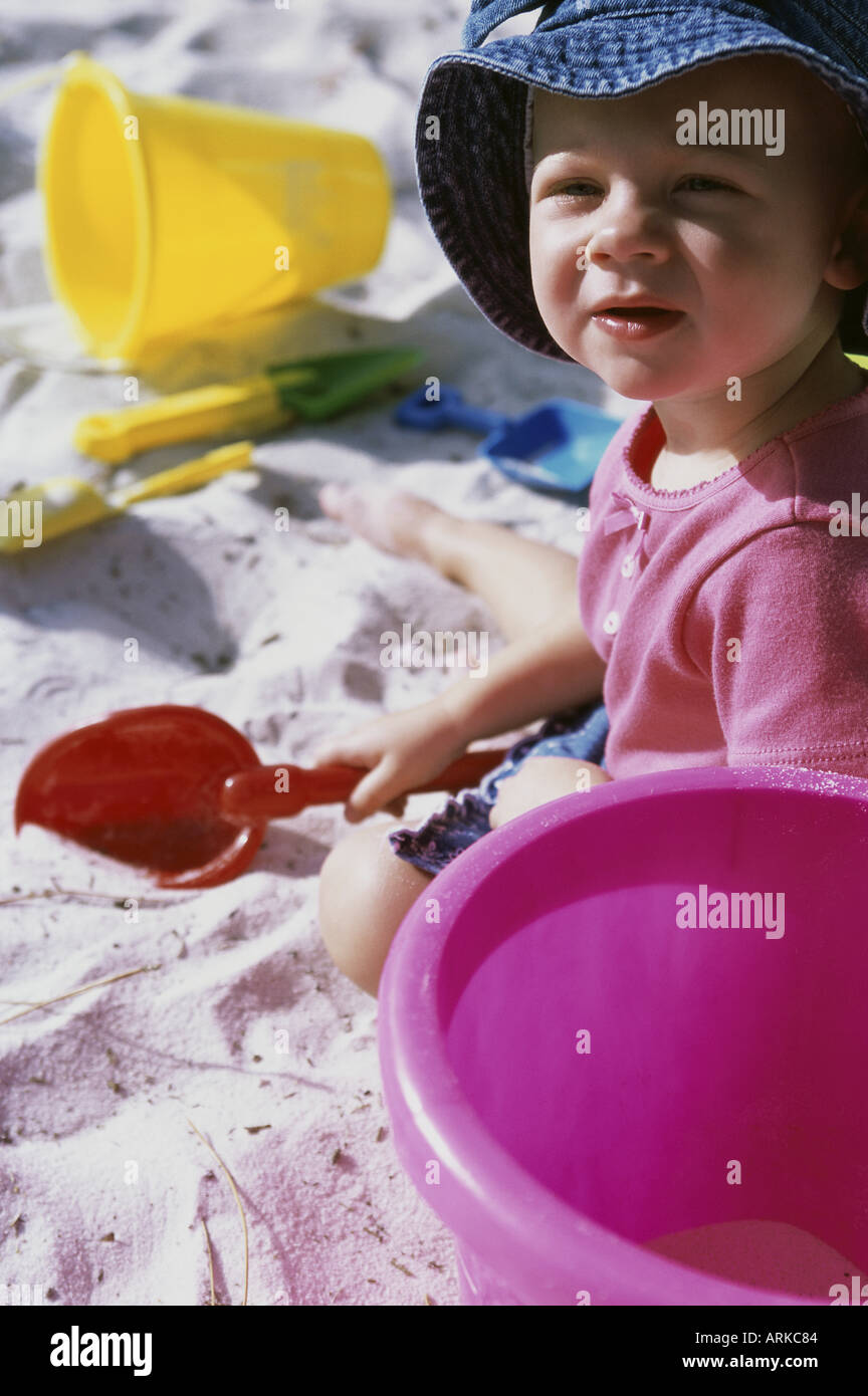 Kid squinting sun hi-res stock photography and images - Alamy