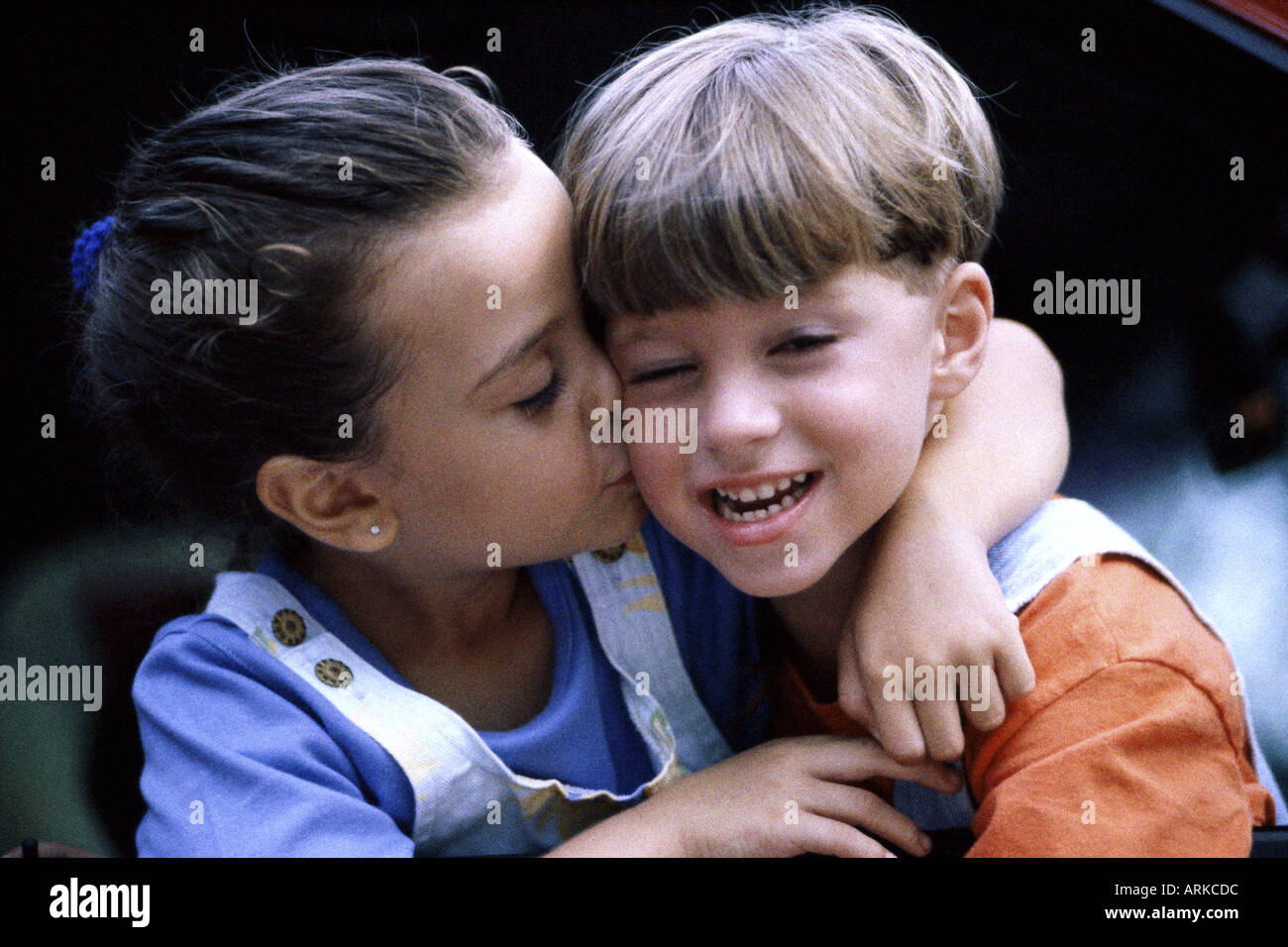 First kiss children hi-res stock photography and images - Alamy