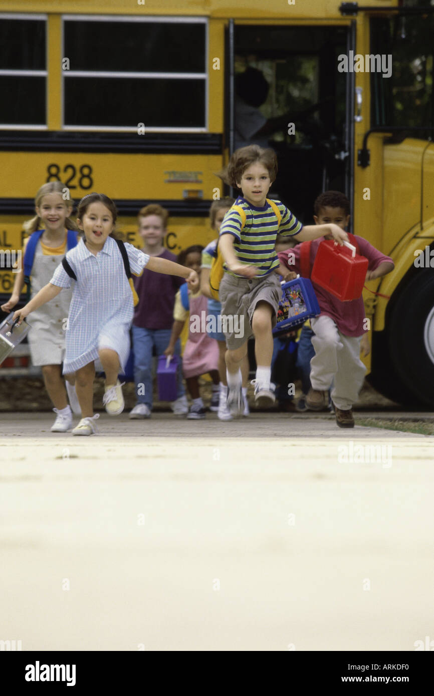 Children exiting school bus hi-res stock photography and images - Alamy