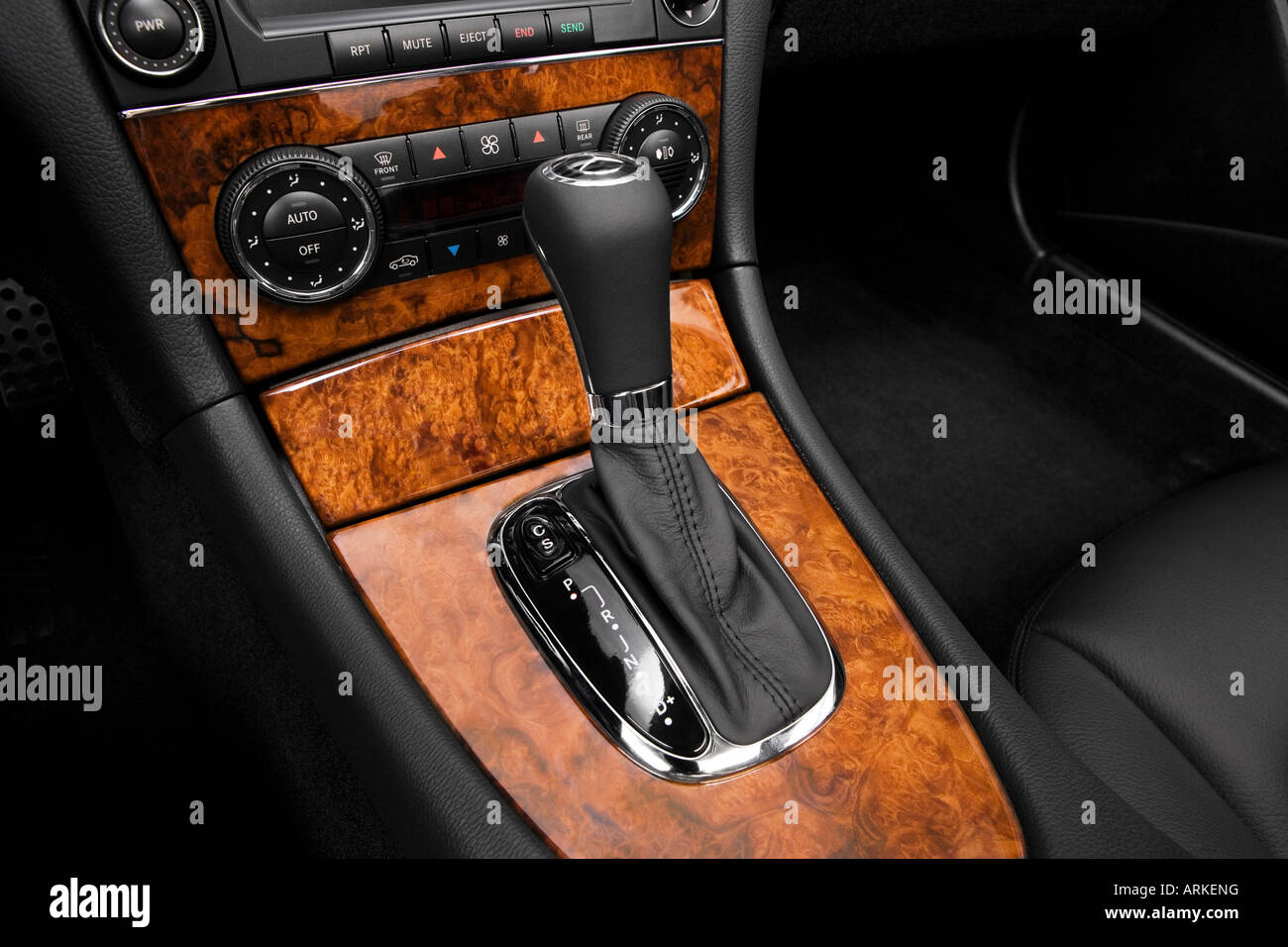 2008 Mercedes-Benz CLK-Class CLK550 in Silver - Gear shifter/center ...