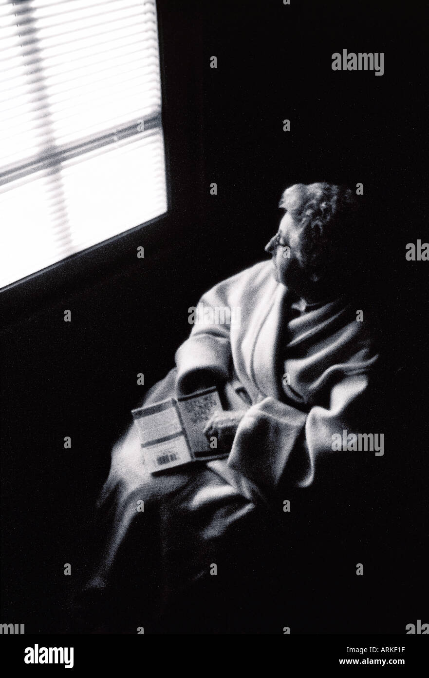 Gazing longingly hi-res stock photography and images - Alamy