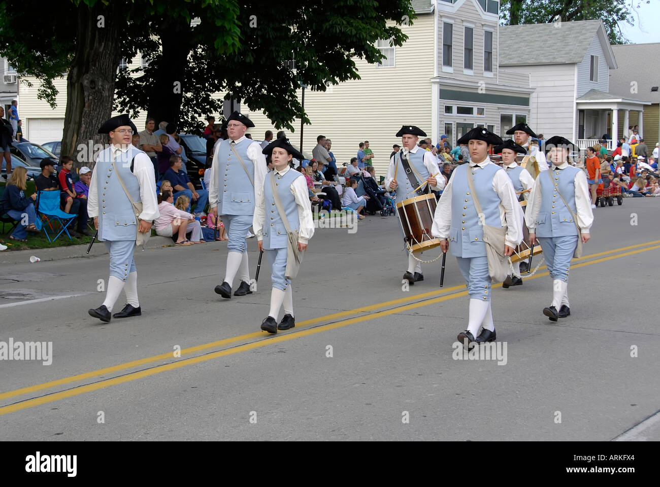 Children marching parade hi-res stock photography and images - Alamy