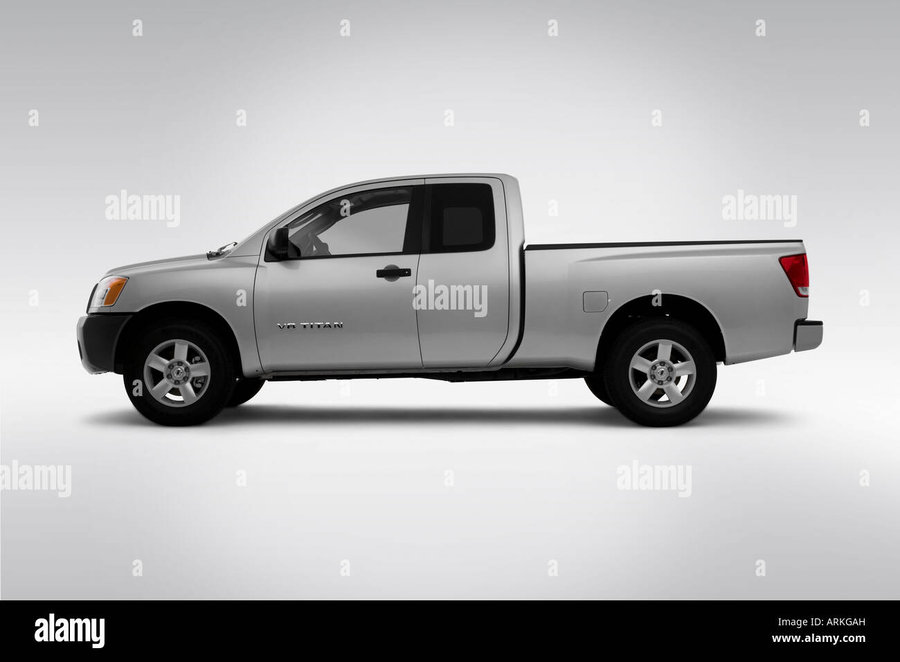 2008 Nissan Titan XE in Silver - Drivers Side Profile Stock Photo - Alamy