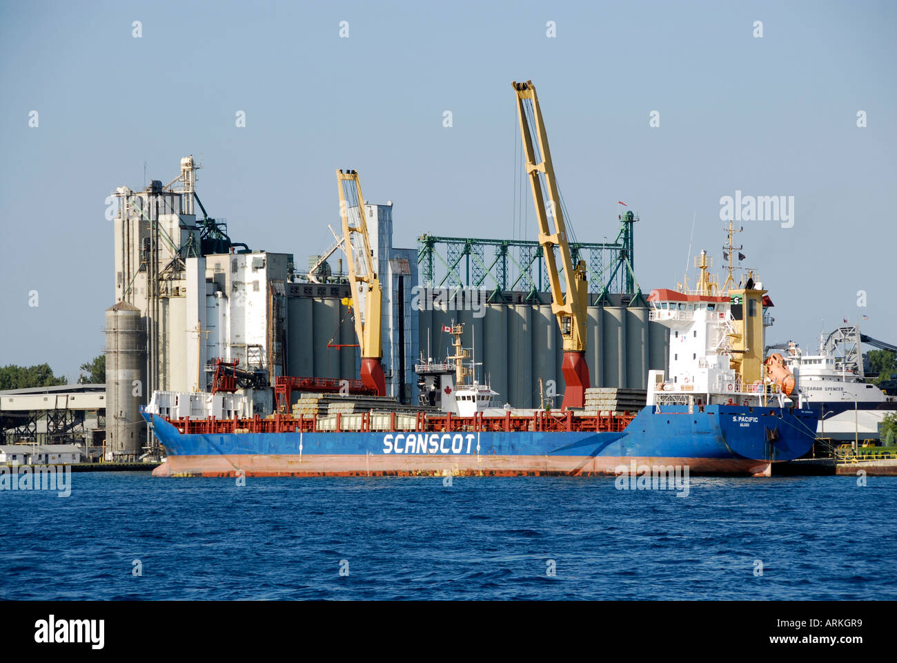International ship off loads cargo at Sarnia Ontario Canada Stock Photo ...